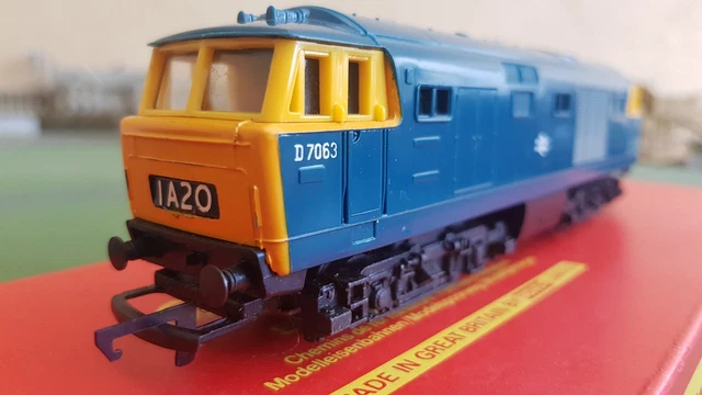 HORNBY OO GAUGE R758 Class 35 Hymek, D7063, BR blue, pristine, boxed ...