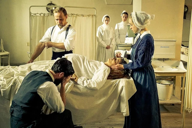 CHARITÉ [BLU-RAY] (BLU-RAY) Alicia von Rittberg Justus von Dohnányi $63 ...