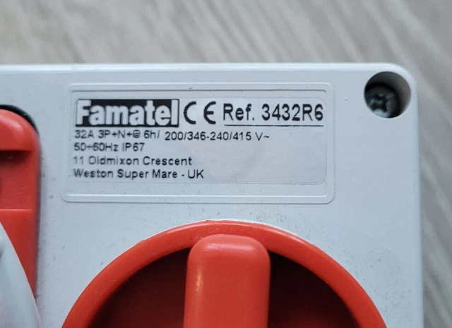 FAMATEL 32A 5 Pin 415V IP44 Horizontal Switched Interlocked Socket ...