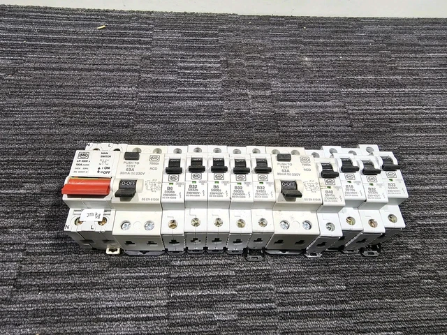 J1117/8 MK 59 7860 5500s Series BS EN 60898 Sentry MCB Circuit Breaker ...