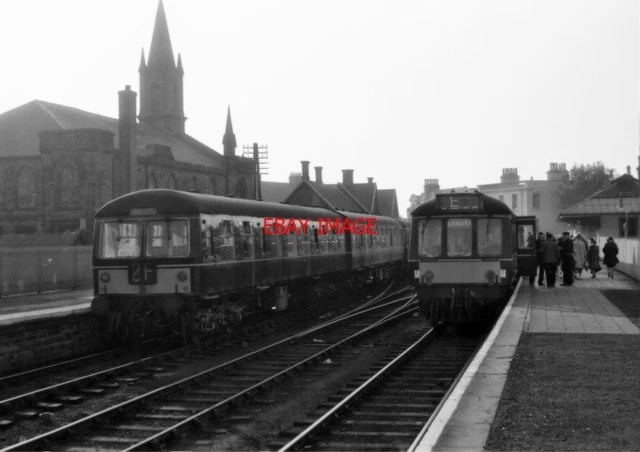 PHOTO SUBURBAN Sets At Lanark Railway Station With The 530Pm Glasgow ... PHOTO SUBURBAN Sets At Lanark Railway Station With The 530Pm Glasgow ...