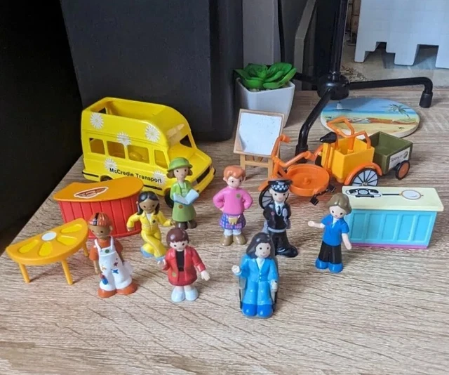CBEEBIES BALAMORY 8X Figure Complete Set, McCredie Bus & Accessories ...
