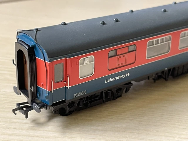 BACHMANN 39-280Z BR Mk1 Ex Pullman WREN in RTC livery. RDB975427, Sp ...