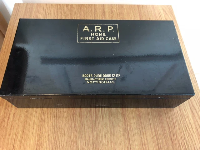 ORIGINAL WORLD WAR 2 ARP Home First Aid Metal Case with contents By ...