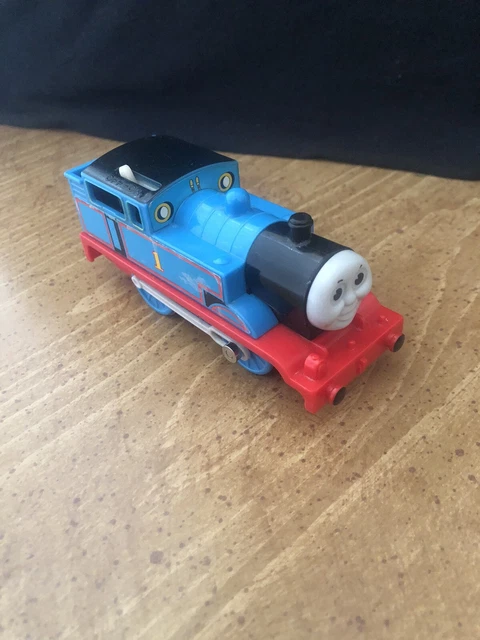 THOMAS &FRIENDS TRACKMASTER JAMES MOTORIZED Train Tank Engine 2006 Hit ...
