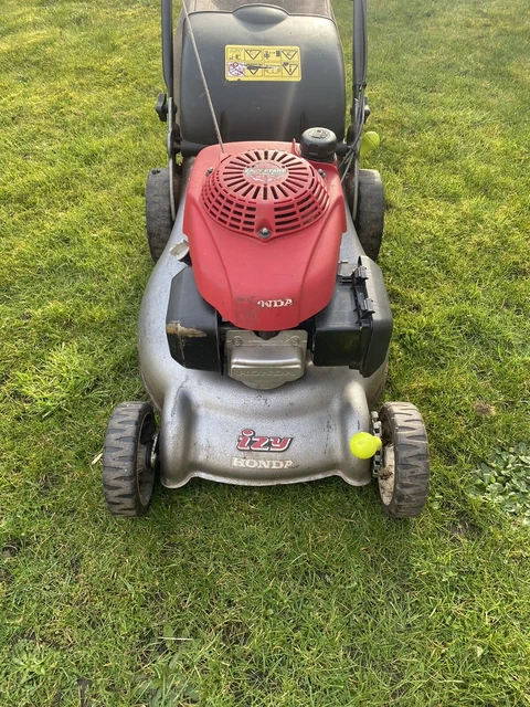 HONDA IZY 18INCH cut self-propelled petrol lawn mower + grass bag/fully serviced £200.00 ...