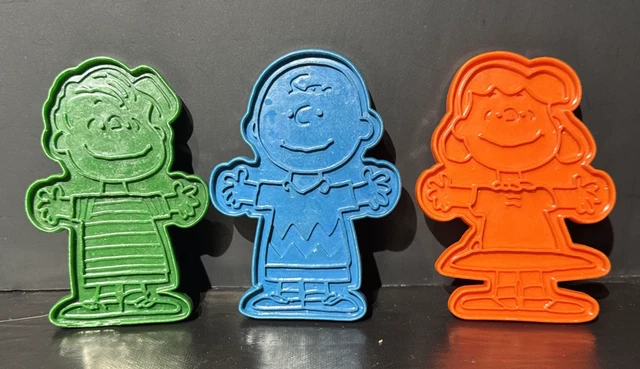 VINTAGE COOKIE CUTTERS PEANUTS, Charlie Brown, Lucy & Linus, 3 pieces ...