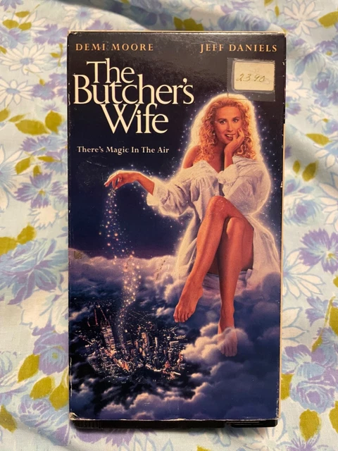 VHS VIDEO CASSETTE THE BUTCHERS WIFE Demi Moore Jeff Daniels George ...