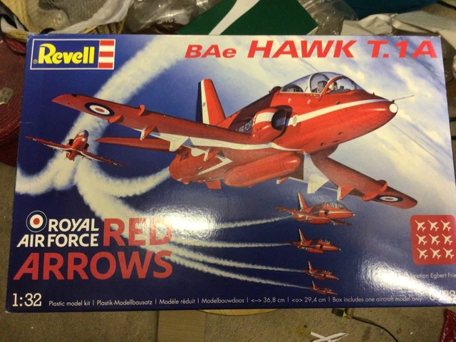 REVELL 1:32 SCALE RAF RED ARROWS BAe HAWK T.1A MODEL KIT, COMPLETE IN SEALED BOX £31.88 ...