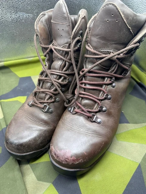 BRITISH ARMY BROWN Leather Combat Boots - ITURRI - Size UK 10 M £22.00 ...