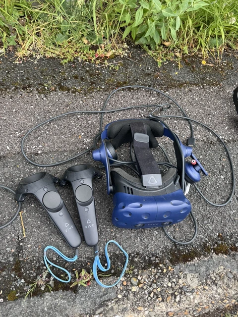 HTC VIVE PRO Headset HMD VR Virtual Reality + GearVR lenses + cables ...