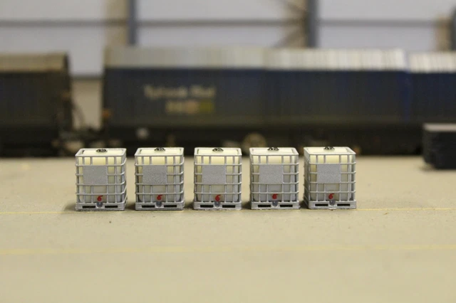 BULKSCENE - MODEL Ibc Pallet Tanks 1000L W/ Grey Lids Oo Gauge 1/76 ...