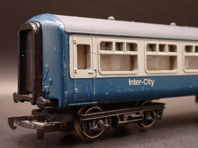 HORNBY OO GAUGE R724 BR Inter-City Second Class Coach M5120 (L344) $9. ...
