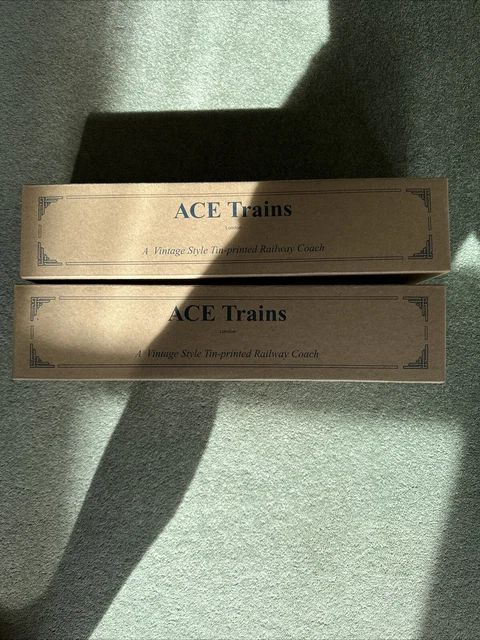 ACE TRAINS LONDON A Vintage Style Tim-printed Railway Coach Set £50.00 ...