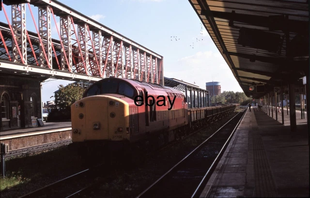 35MM SLIDE - Failed Diesel Electric Loco Class 37. 37706 with 37046 ...