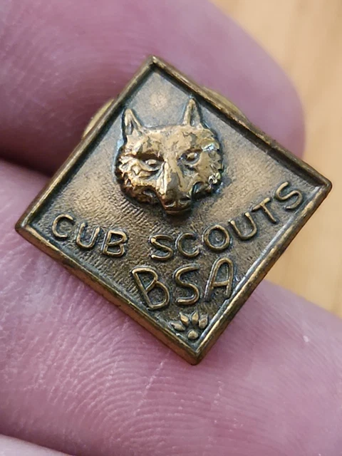 VINTAGE ORIGINAL CUB Scouts BSA Wolf Rank Insignia Hat Lapel Pin £8.03 ...
