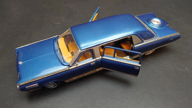 JOHAN 1963 CHRYSLER Turbine Limo Built - 1/25 Scale Model Kit ...