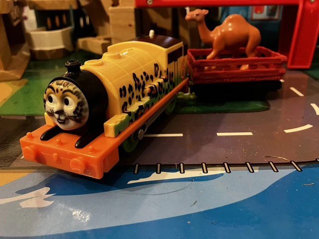 ANIMAL PARTY PERCY Thomas & Friends Trackmaster Motorized Battery Train ...