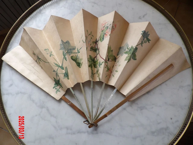 GRAND EVENTAIL ANCIEN PEINT MAIN et signé à gauche art nouveau MONTURE ...