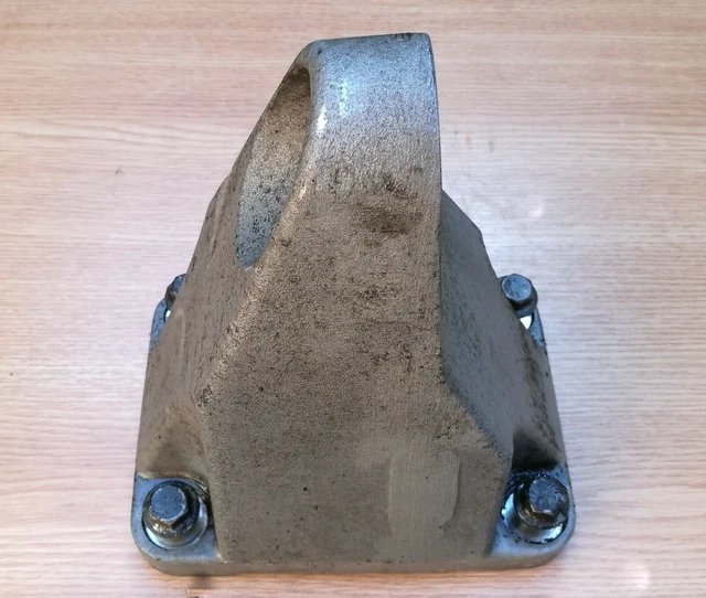 LAND ROVER TD5 Engine Mount With Bolts ANR6622 Defender Discovery 2 £17 ...