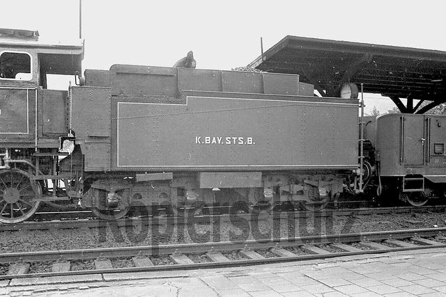 DAMPFLOK NEGATIV - 18 505 in Niederlahnstein (im DB-Filmzug nach ...