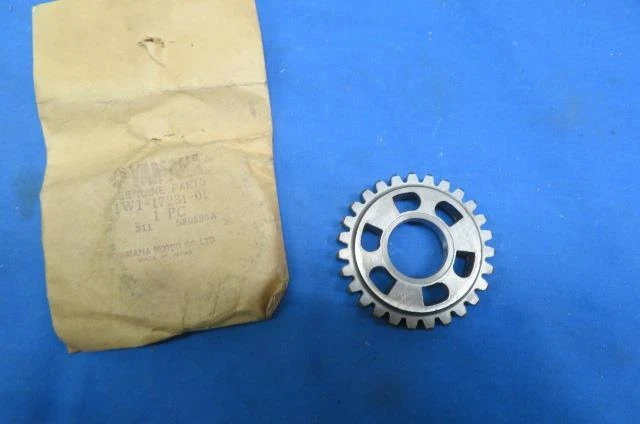 YAMAHA 1W1-17231-01-00 SS 2W6-17231-01-00, GEAR, 3RD WHL YZ100 YZ125 ...