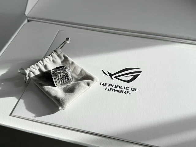 ASUS ROG ASTRAL NVIDIA GeForce RTX 5090 32GB OC White Edition GDDR7*box ...