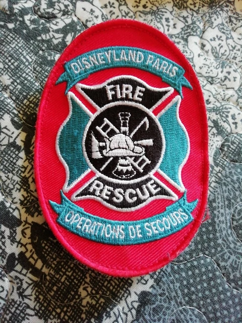 RARE ÉCUSSON DISNEY pompier cast member disneyland paris EUR 180,00 ...