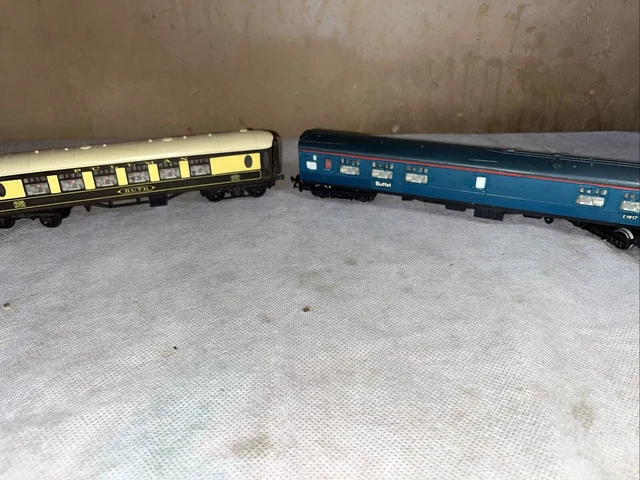 TRIANG PULLMAN COACH And Hornby Eastern Region Buffet OO Gauge £6.50 ...