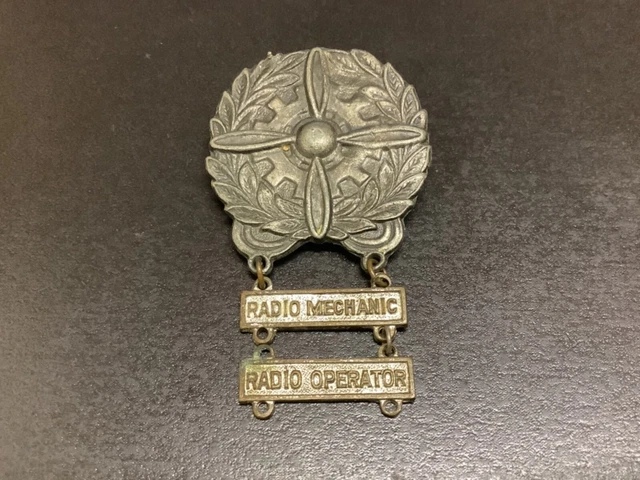 WWII RADIO MECHANIC/RADIO Operator Qualification Badge $33.00 - PicClick