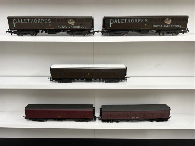 LIMA MODEL RAILWAYS, Rake Of 5 Coaches, Parcel Vans, Unboxed in VGC ...