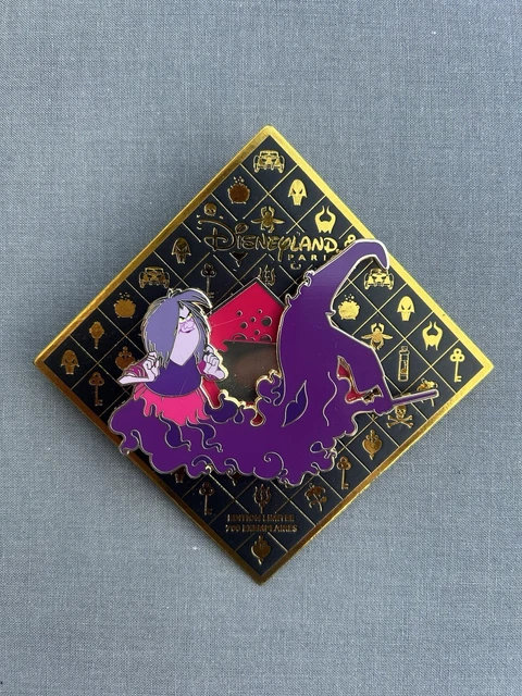 DISNEY DLP DISNEYLAND Paris Sword in the Stone Madam Mim vs Merlin ...