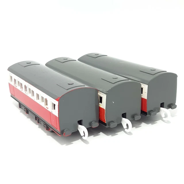 THOMAS AND FRIENDS Express Red Coaches Passenger Train Plarail TOMY ...