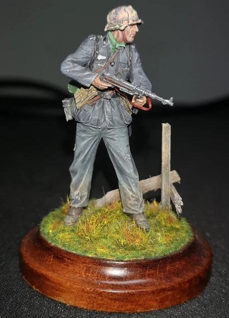 PRO BUILT AND Painted 1/36 scale German WW2 soldier resin figure £60.00 ...