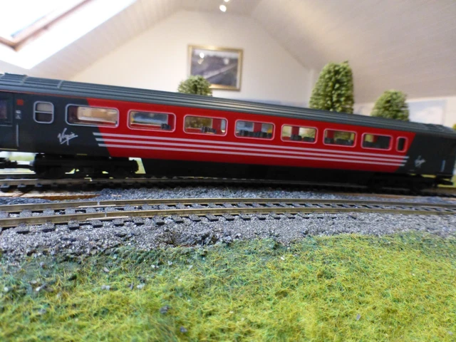LIMA MK 3 coach, TGS 44090 in Virgin livery OO gauge, boxed £5.44 ...
