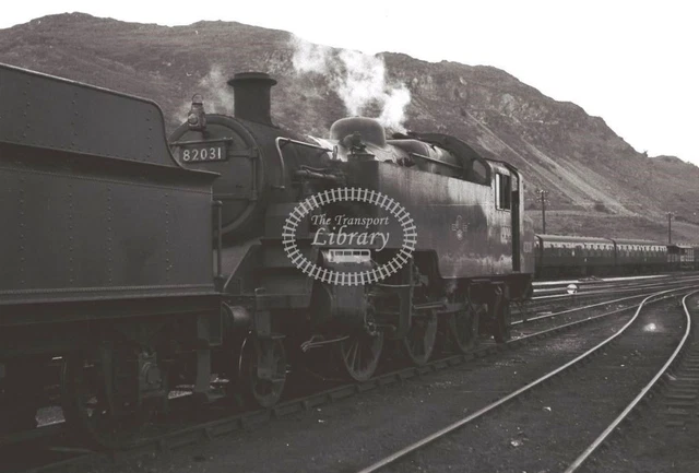 PHOTO BRITISH Railways Steam locomotive 82031 BR Standard 3 2-6-2T ...