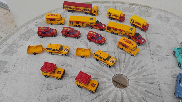 MAJORETTE GROSSES KONVOLUT 14 Autos Anhänger Lkw Pub Zirkus Pinder EUR ...