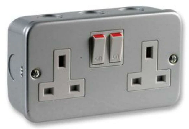 METAL CLAD 230V 240v 13A mains double socket & back mounting box garage ...