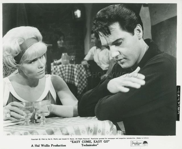 ELVIS PRESLEY PAT Priest Easy Come, Easy Go 1967 Photo Original #14 EUR ...