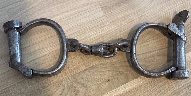 ANTIQUE VICTORIAN POLICE Hiatt Handcuffs Working With Key £130.72 ...