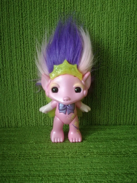 WANDA - 4& Zelf Troll - Pink & Purple Hair Yellow Wings - Poseable ...