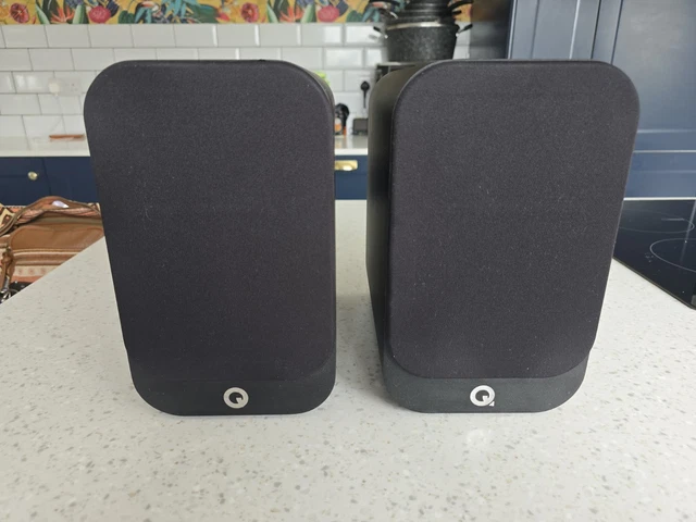 Q ACOUSTICS 3010I Hi-Fi Bookshelf Speakers In Excellent Condition £33. ...