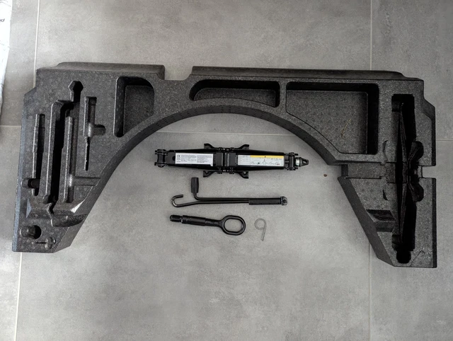 VW VOLKSWAGEN GOLF Mk7 Boot Foam Insert Jack Towing Eye Mk7 2016 £53.74 ...