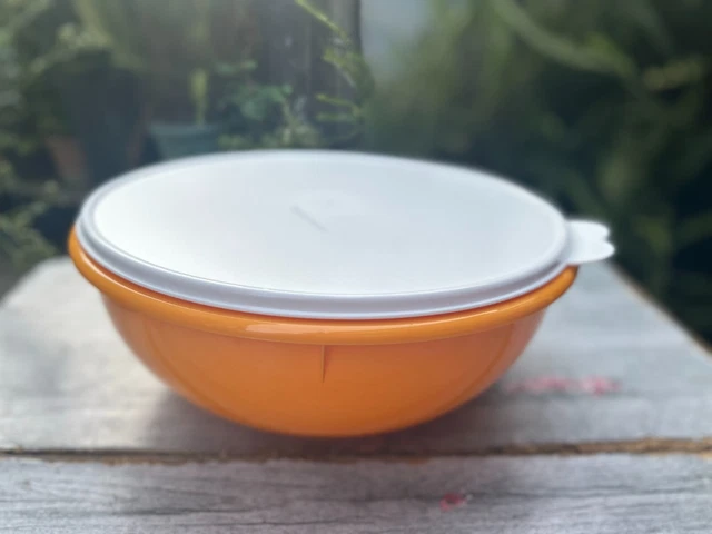 TUPPERWARE CLASSIC FIX-N-MIX Bowl 26 Cup with white color seal New $29. ...