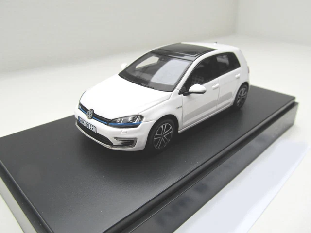 + VOLKSWAGEN VW Golf 7 GTE Modellauto Spark in 1:43 5G1.099.300. C9A ...
