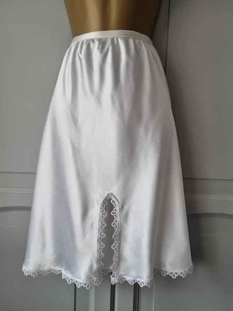 LADIES VTG M&S White Liquid Satin Polyester Half Slip Size 16-18 EUR 13 ...