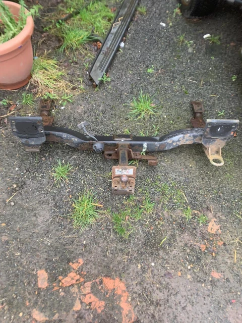 RANGE ROVER L322 2004 tow bar OEM (Mounting bolts included, no wireing ...
