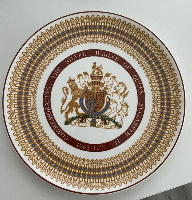 ROYAL TUSCAN / Wedgewood Queen Elizabeth Silver Jubilee 1977 Plate £6. ...