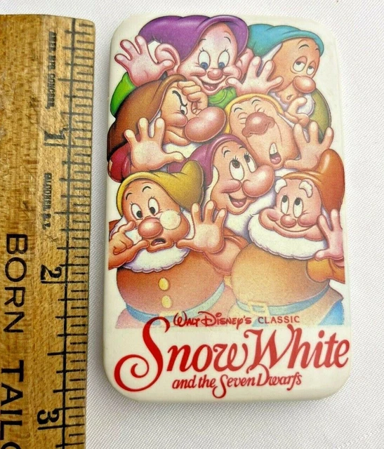 VINTAGE WALT DISNEY Button Pin Classic Snow White and the Seven Dwarfs ...