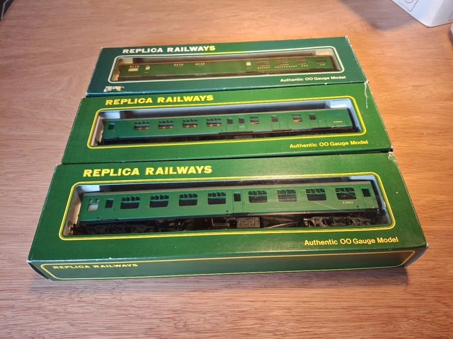 BACHMANN REPLICA RAILWAYS Rake Of Three SR Coaches. 12101,12111,12121 £ ...